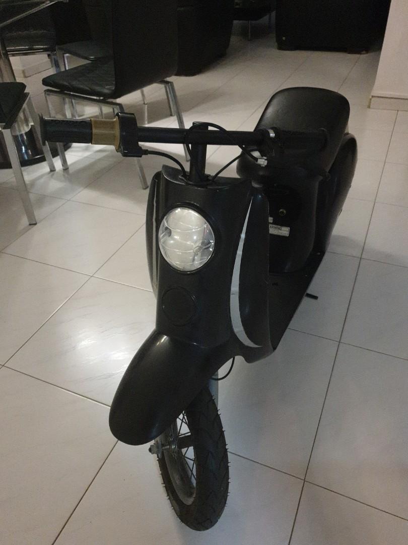 Razor Vespa Escooter, Sports Equipment, PMDs, E-Scooters & E-Bikes, E ...