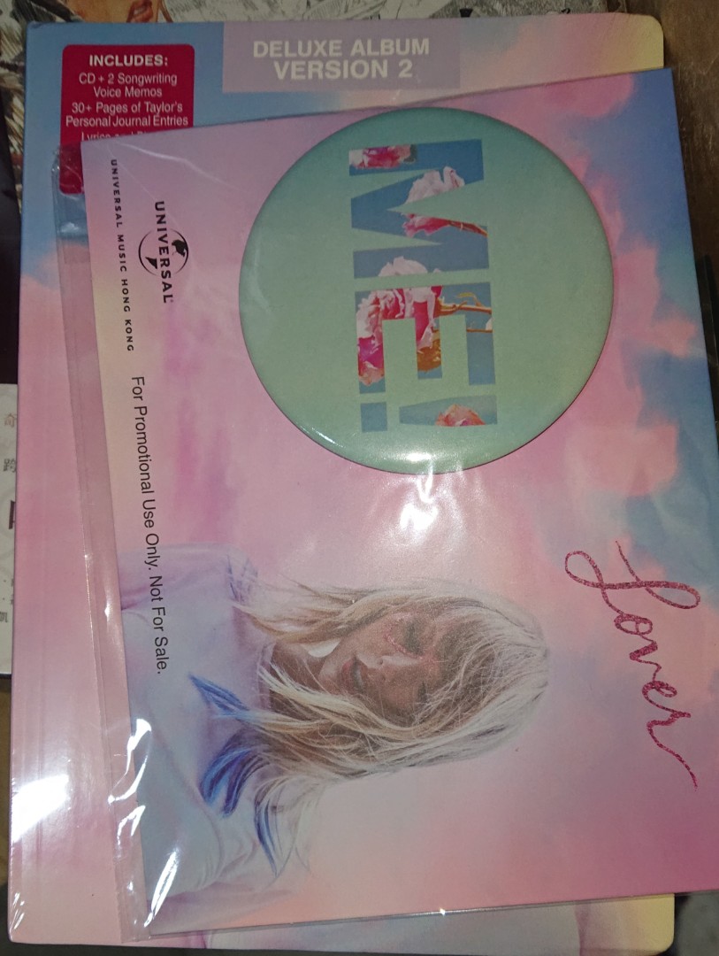 Taylor Swift / Lover (Deluxe Edition Version 2), 興趣及遊戲, 收藏品及紀念品, 明星周邊 ...