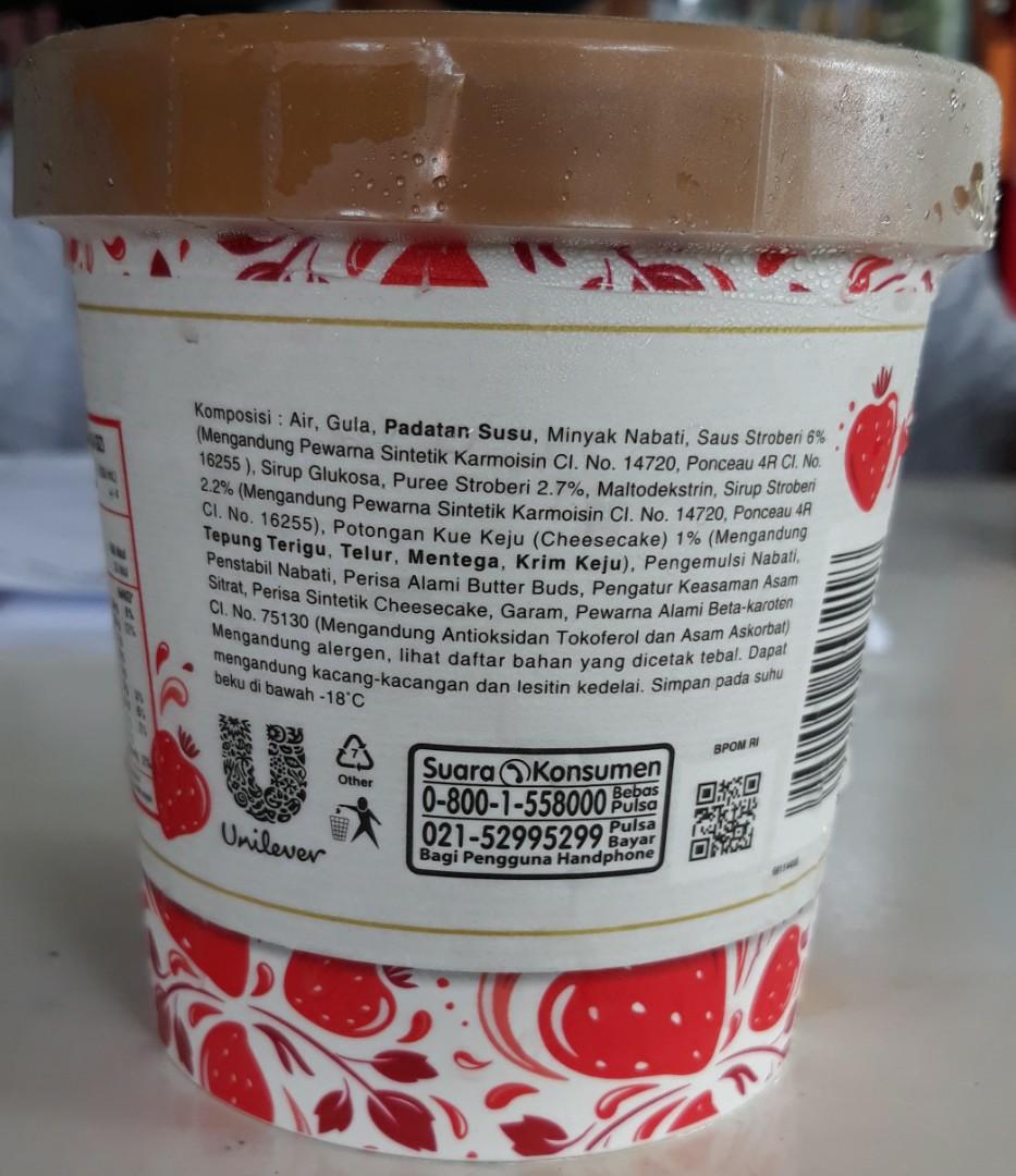 Walls Ice Cream Strawberry Cheesecake, Makanan & Minuman, Snek di Carousell