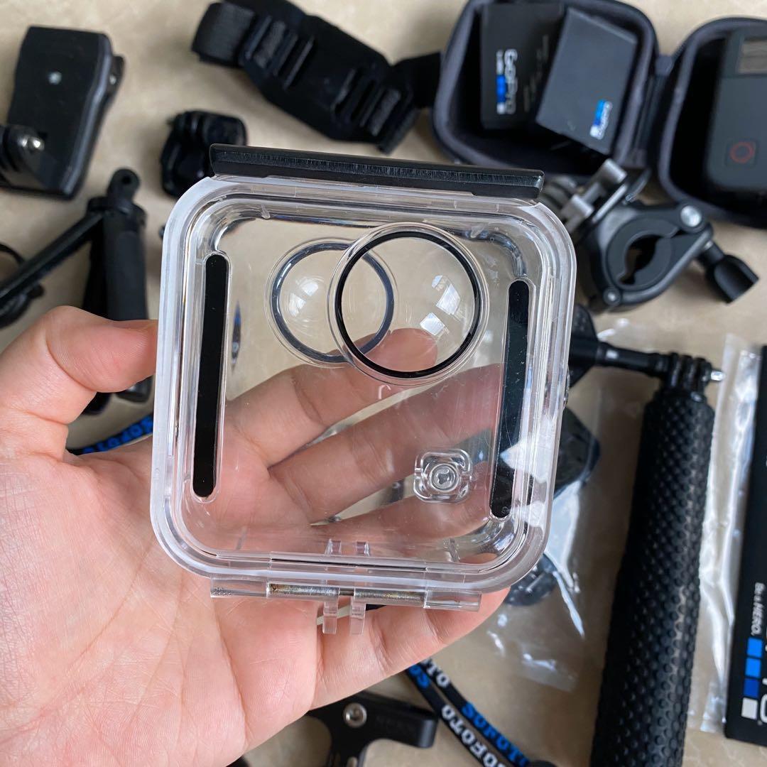 GoPro Fusion 360 with 2*128GB microSD, 2 batteries, diving case, lots ...