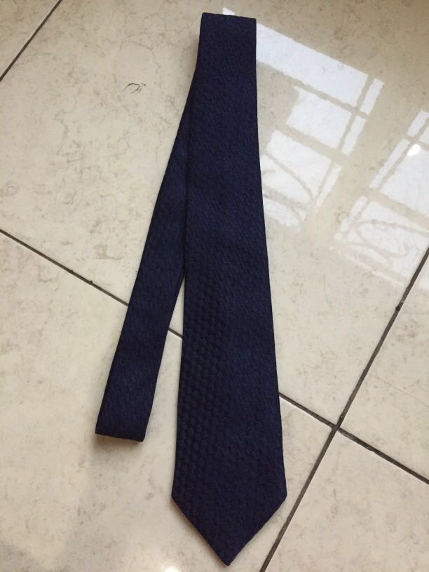 Dasi warna biru model bottega, Fesyen Pria, Aksesoris, Dasi & Aksesoris ...