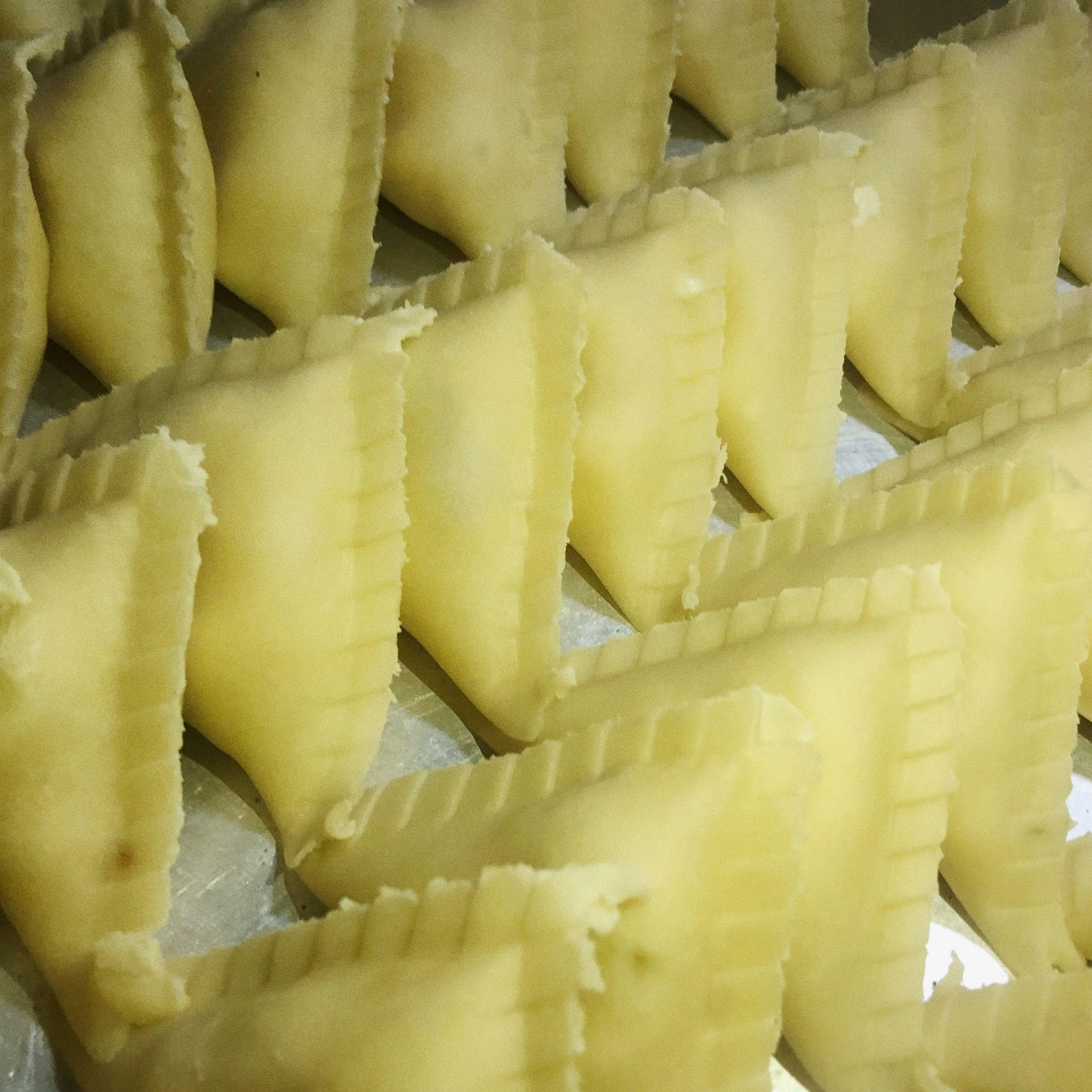 FROZEN ROTI BOYAN SHAPE TRIANGLE, Food & Drinks, Chilled & Frozen Food ...