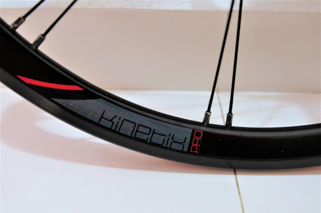 Kinetix Pro Disc Wheels (22 inch, ETRTO 451 x 14c), Sports Equipment ...