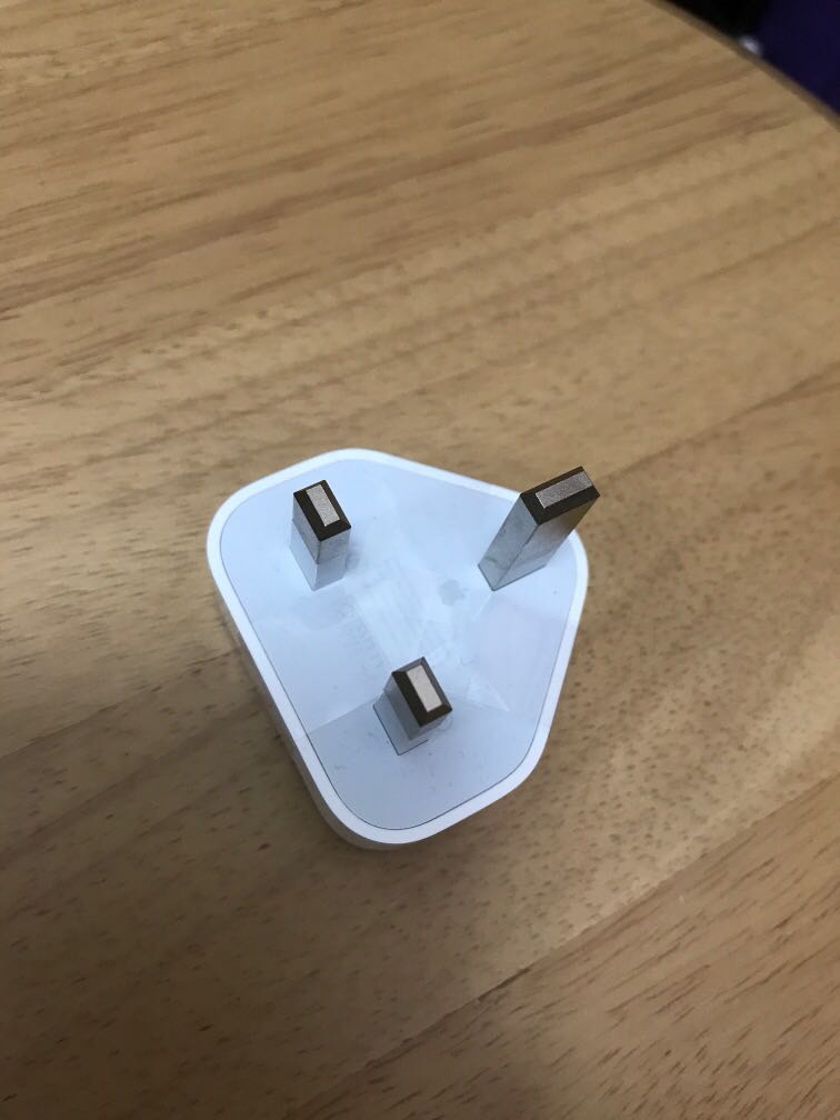 Apple charging plug 原廠插頭, 手提電話, 電話及其他裝置配件, 充電器及電線 - Carousell