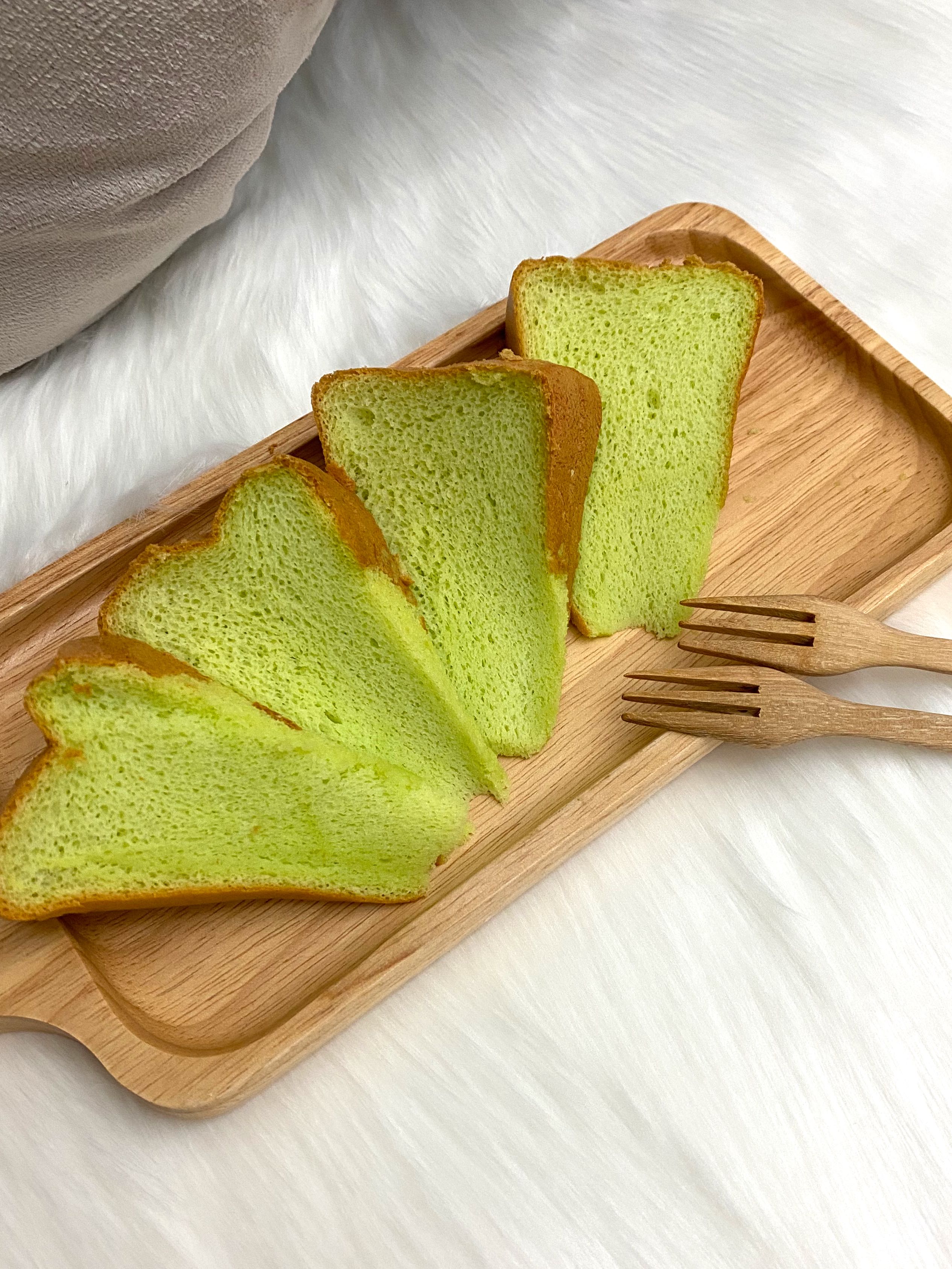 Pandan Chiffon Cake, Food & Drinks, Homemade Bakes on Carousell