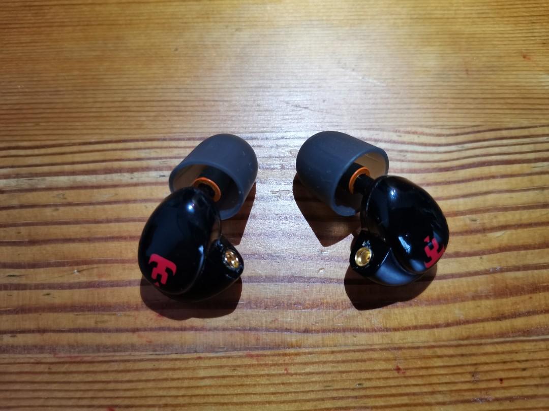 代改westone w3成可換線( mmcx ), 音響器材, 可攜式音響設備 - Carousell