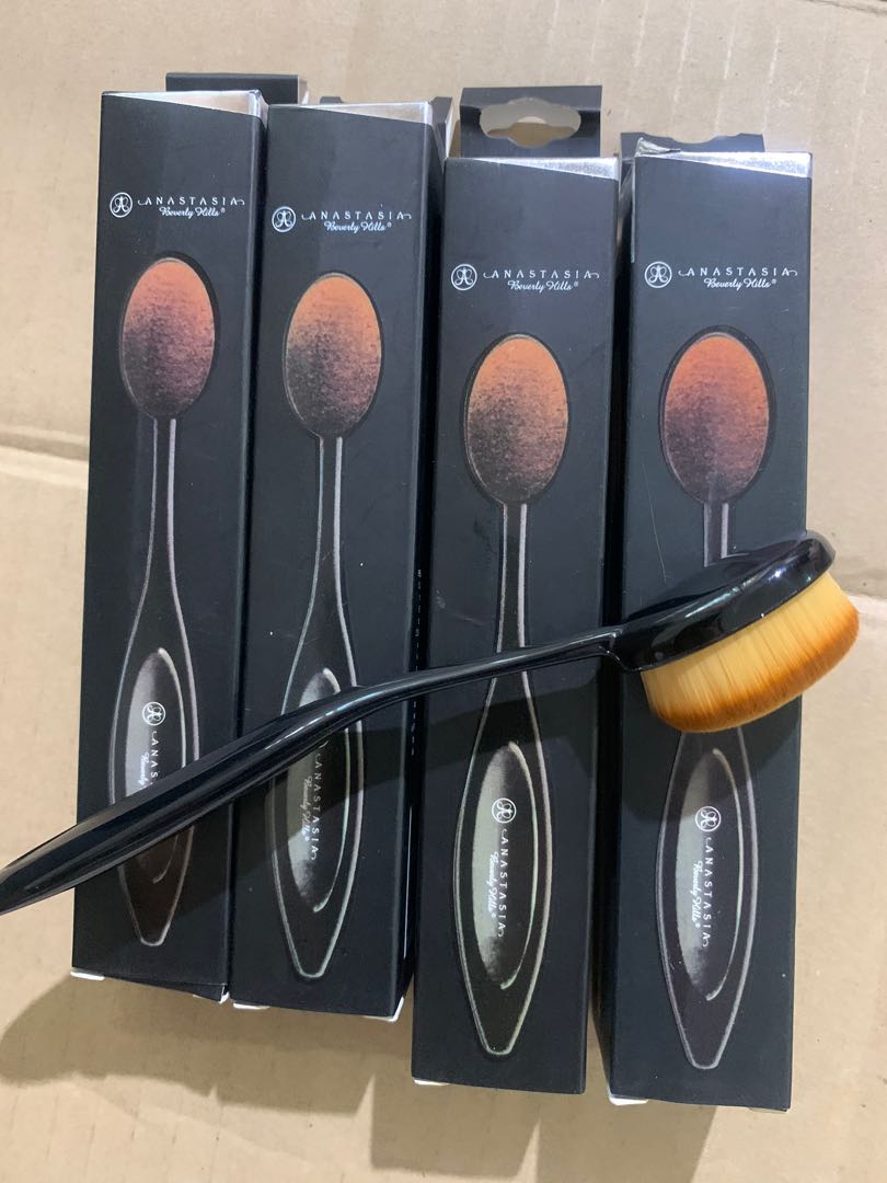 Anastasia Oval Brush (BUY 1 free 1), Beauty & Personal Care, Face ...
