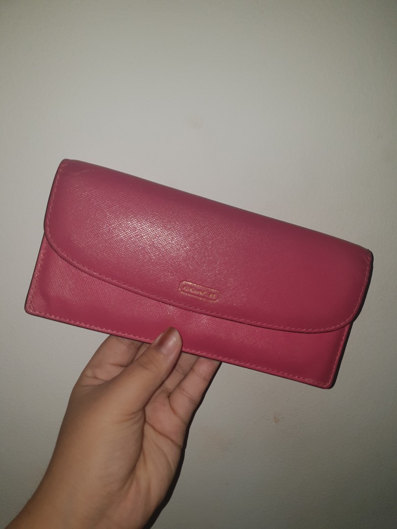 Coach Pink Envelope Wallet, Barang Mewah, Tas & Dompet di Carousell