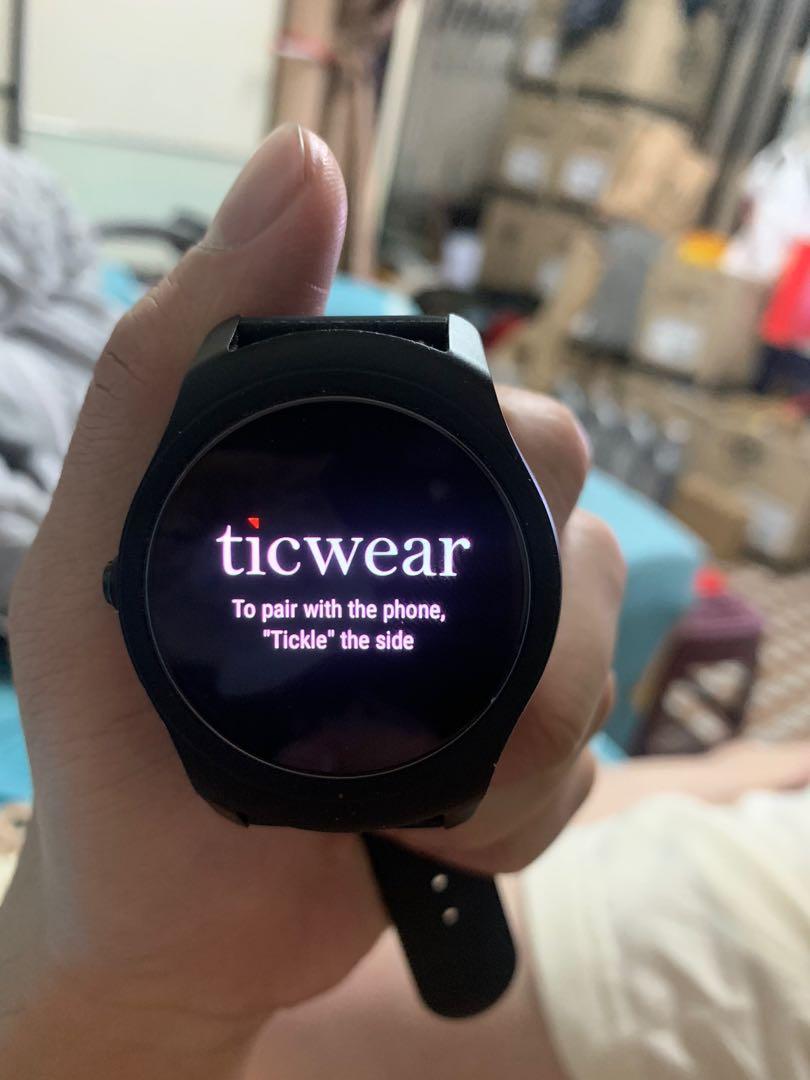 智能手錶 電子錶 Ticwatch 2, 手提電話, 智能穿戴裝置及智能手錶 - Carousell