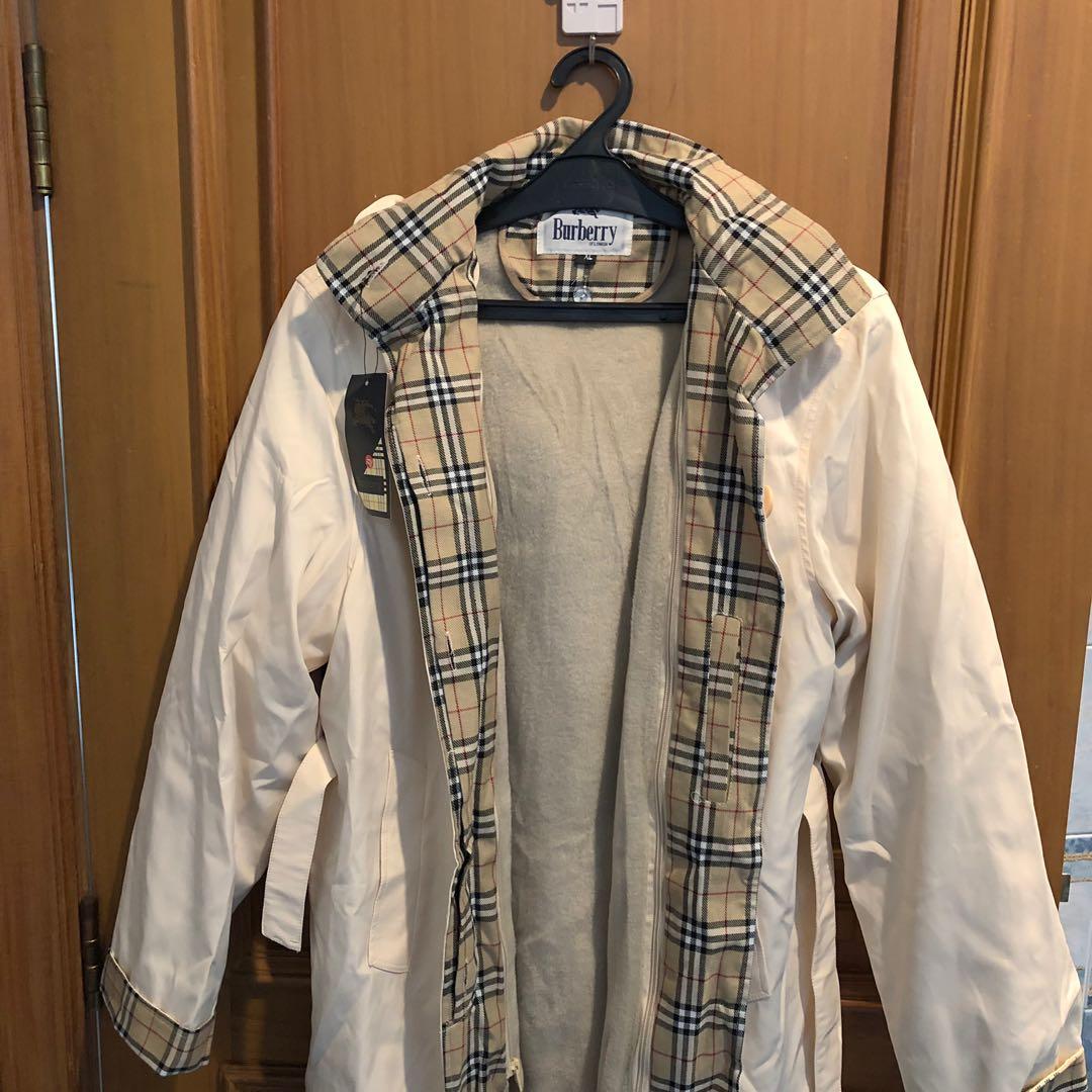 Burberry coat, Fesyen Wanita, Pakaian Wanita, Baju Luaran di Carousell