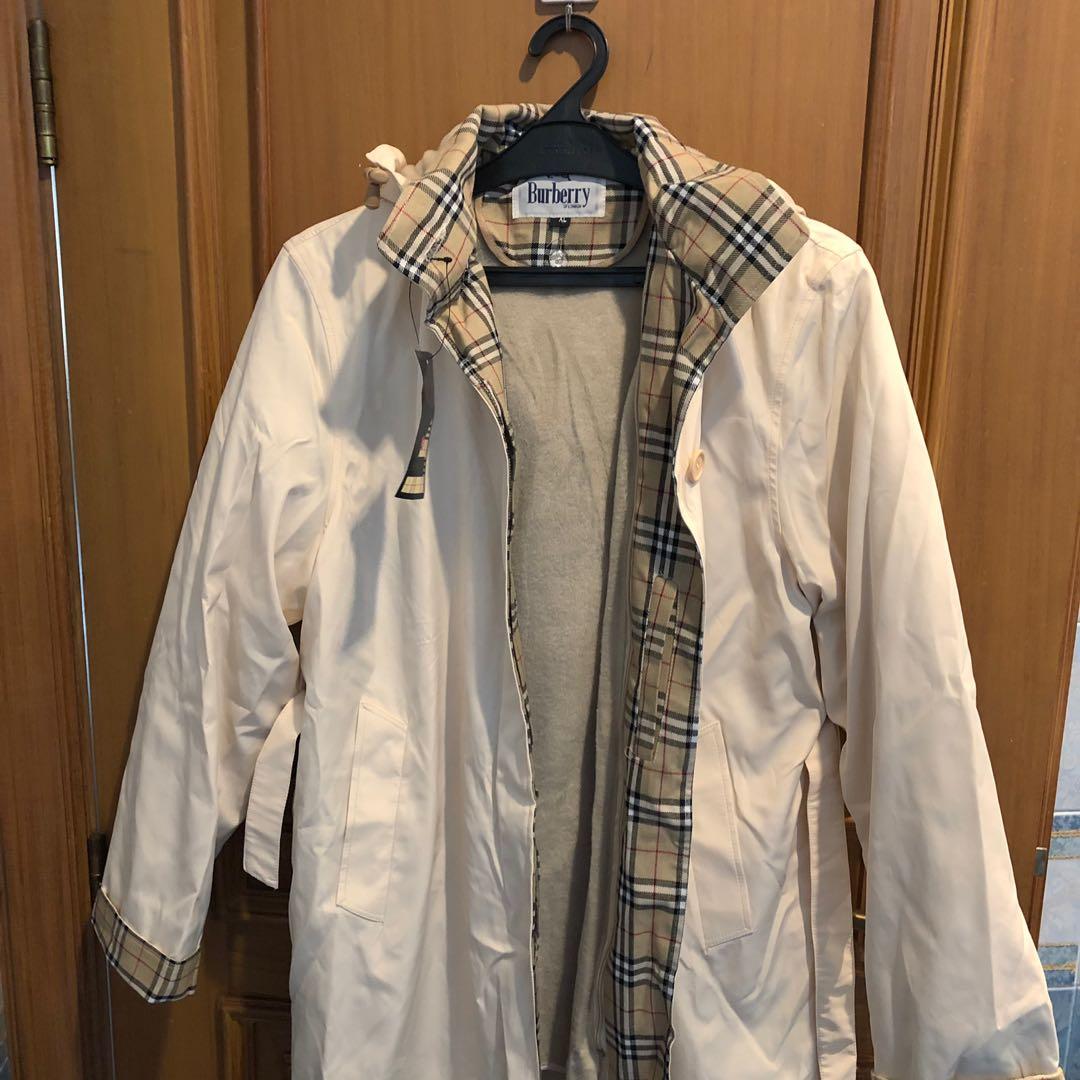Burberry coat, Fesyen Wanita, Pakaian Wanita, Baju Luaran di Carousell