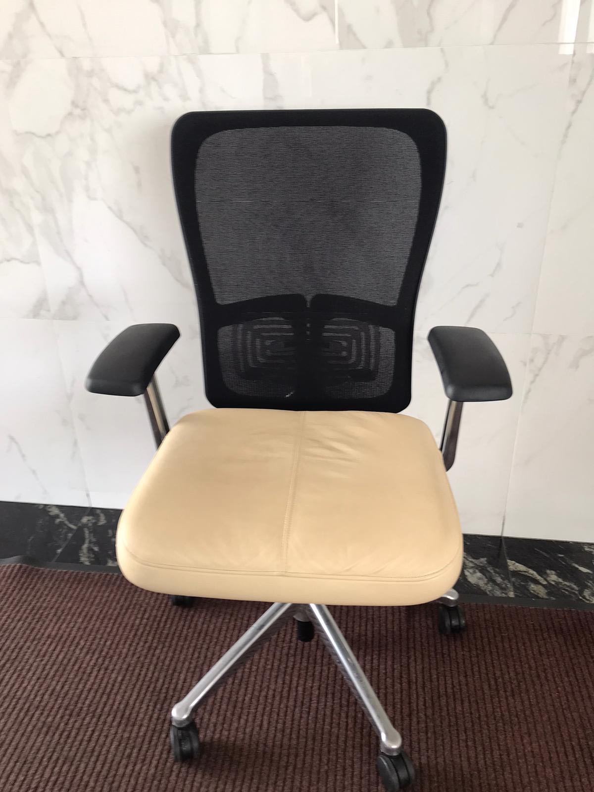 Haworth Zody chair in Leather, Furniture & Home Living, Furniture ...