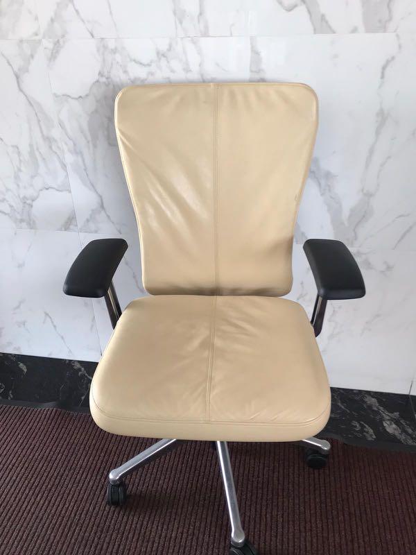 Haworth Zody chair in Leather, Furniture & Home Living, Furniture ...