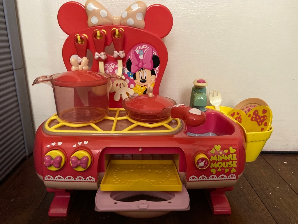 Minnie Mouse Stove set, Hobbies & Toys, Toys & Games on Carousell