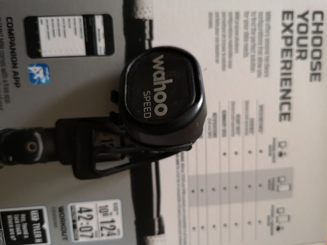 Wahoo elemnt mini with speed sensor, Sports, Sports & Games Equipment ...