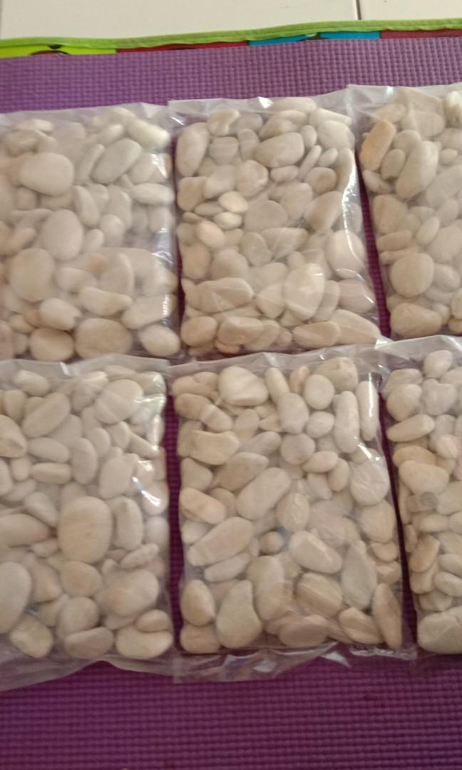 Batu Coral putih, Perkebunan di Carousell