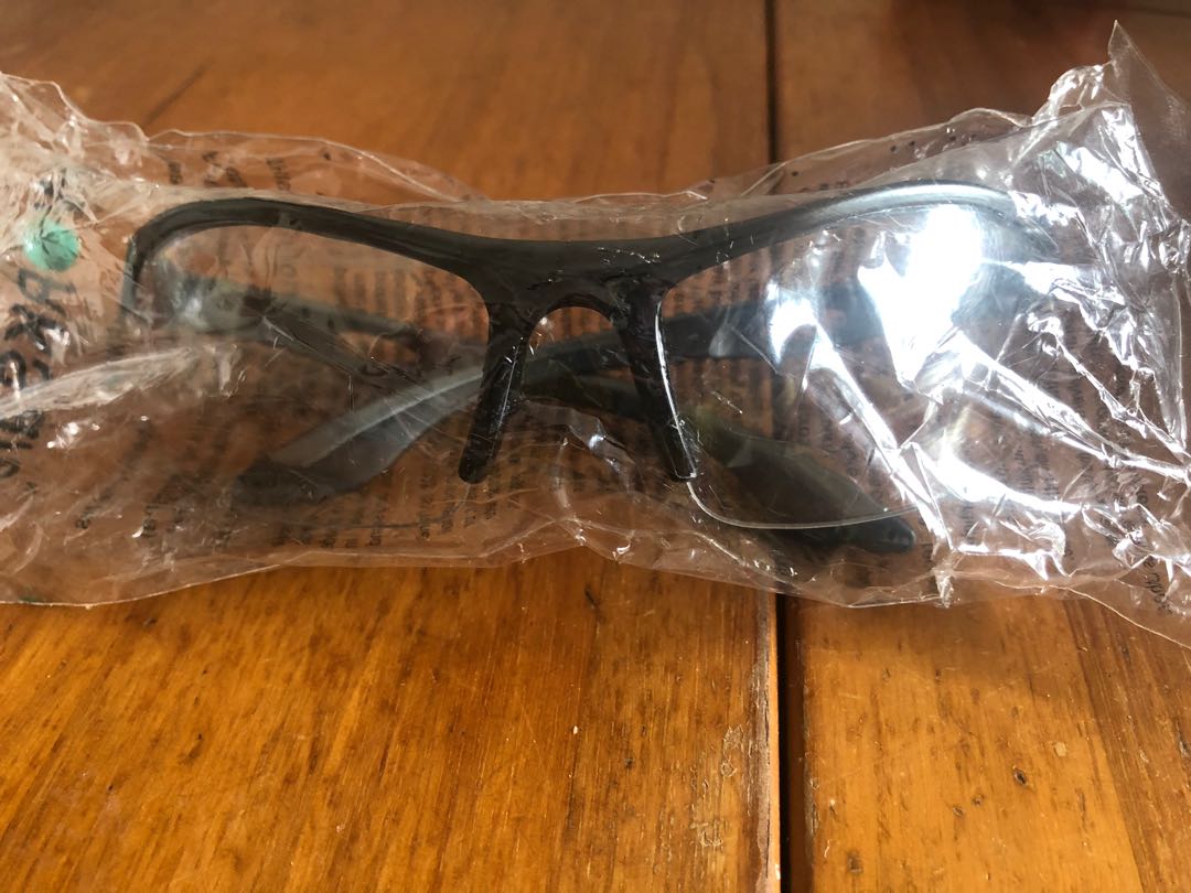 [BNIB] Laboratory goggles #TampinesMRT, Hobbies & Toys, Books ...