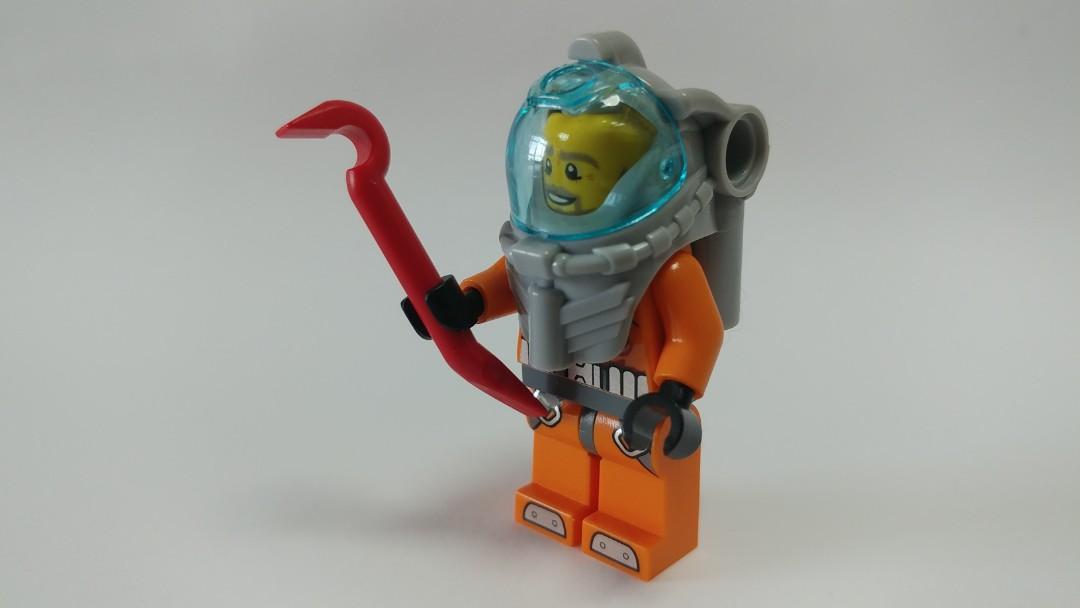 Lego Minifigures Deep Sea Dive 潛水員手持爆破工具, 興趣及遊戲, 玩具 & 遊戲類 - Carousell