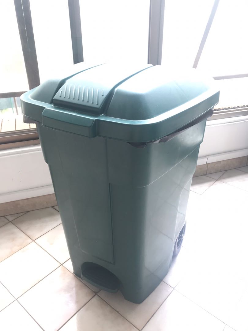 Used Toyogo 108L step dustbin, Everything Else on Carousell