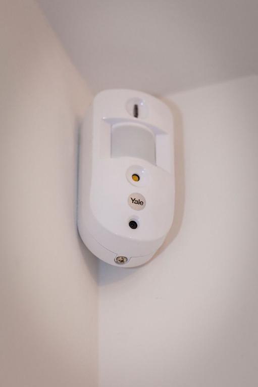 Yale Smart Living PIR Image Camera / YALE Smart Alarm PIR motion ...