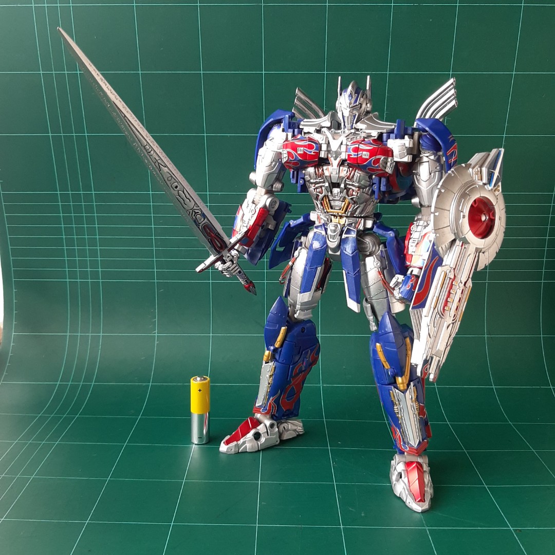 Transformers Alien Attack Knight Optimus Prime, Hobbies & Toys, Toys ...