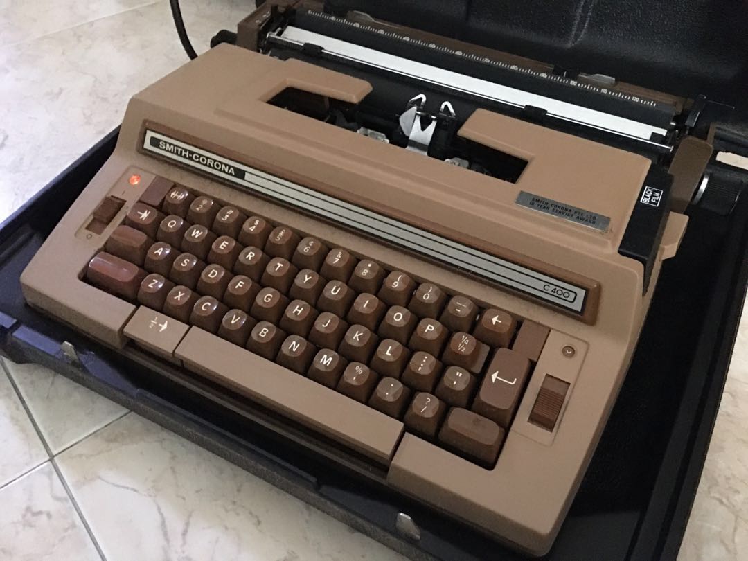 Vintage Electronic Typewriter, Hobbies & Toys, Music & Media, Music ...