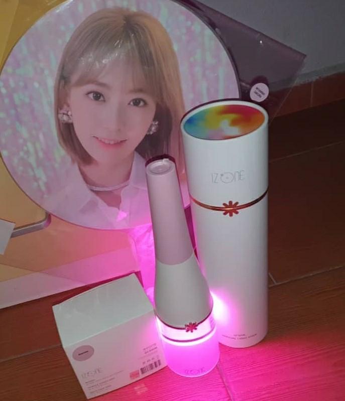 WTS IZONE LIGHTSTICK WITH MIYAWAKI SAKURA ACCESSORY⁸, Hobbies & Toys ...