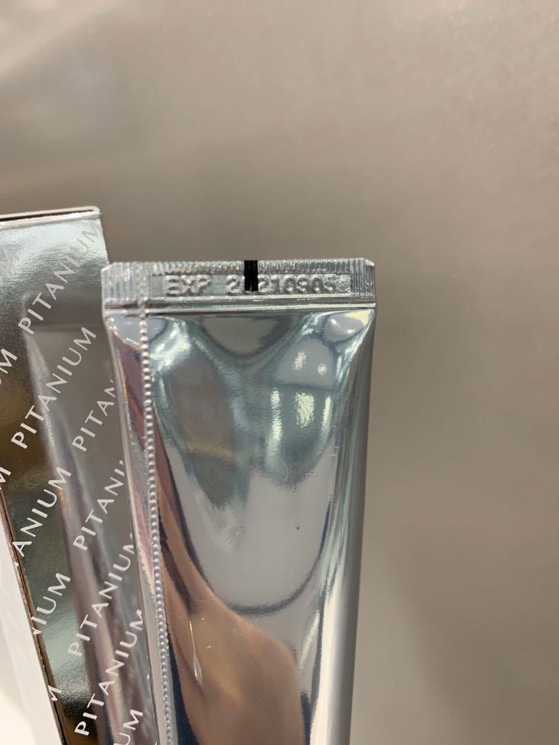 剛到手 全新Pitanium 表皮匠 及 月光寶盒, 美容＆個人護理, 健康及美容 - 皮膚護理, 面部 - 面部護理 - Carousell