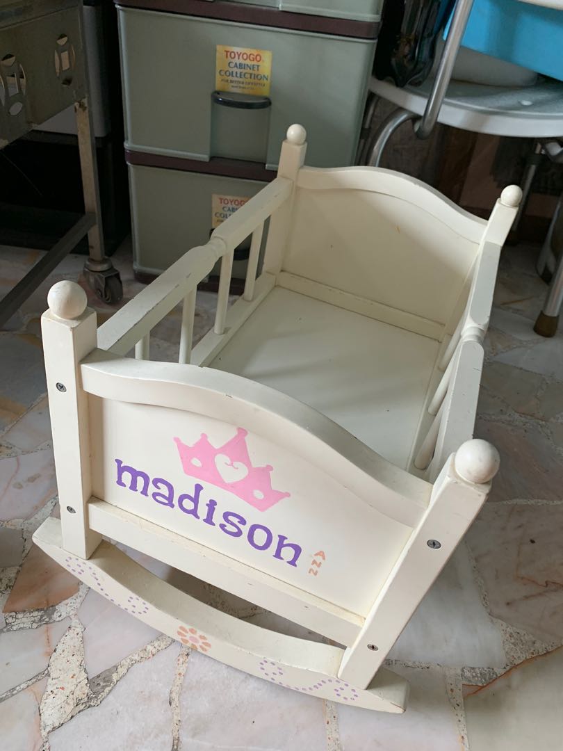 Free Baby Rocking Cot, Babies & Kids, Baby Nursery & Kids Furniture ...