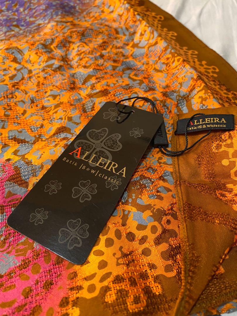 Kain Batik Alleira, Fesyen Wanita, Pakaian Wanita, Lainnya di Carousell