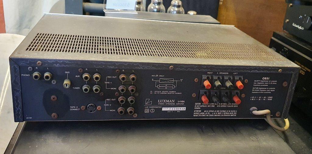 Luxman L-116A integrated amp, Audio on Carousell