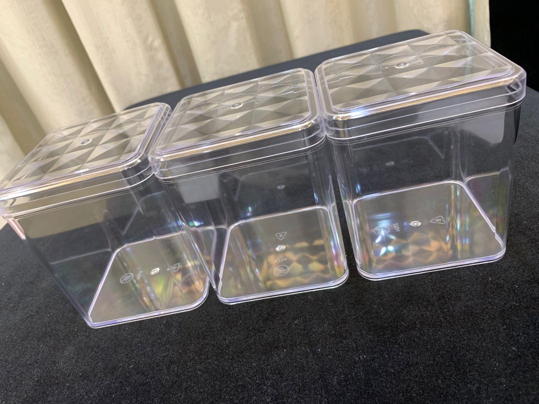 Plastic Containers for sale! $30 per carton of 24pcs!, Food & Drinks ...