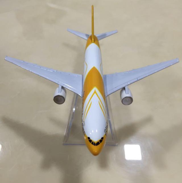 Diecast Metal Scoot Airlines Boeing B-777 commercial airplane ...