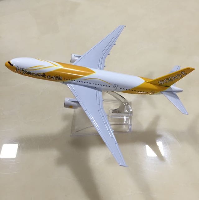 Diecast Metal Scoot Airlines Boeing B-777 commercial airplane ...