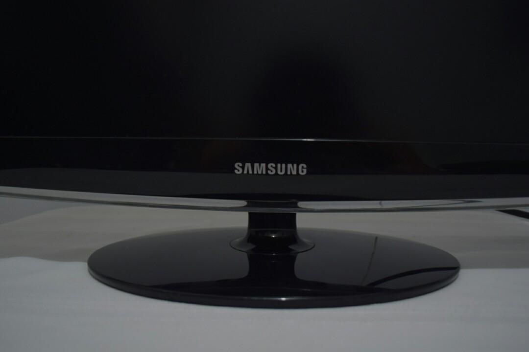 Samsung 23" inch LCD monitor, TV & Home Appliances, TV & Entertainment ...