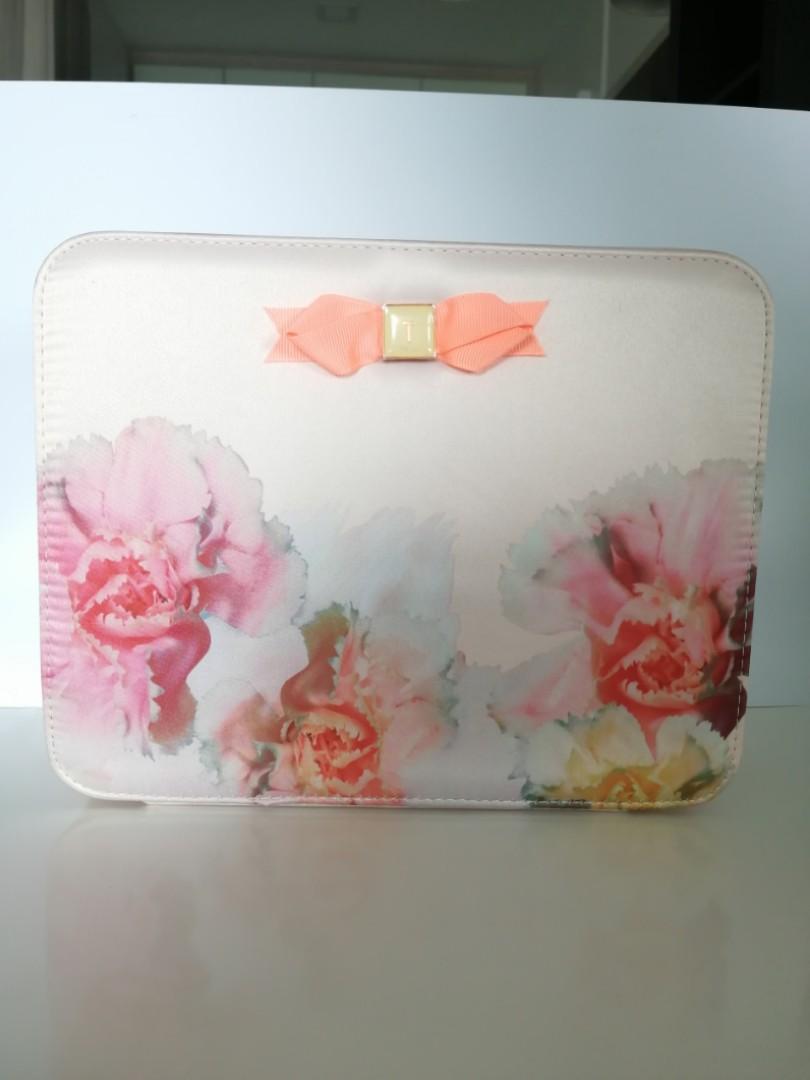 Ted Baker Pink Beauty Box (Stained), Women's Fashion, Jewelry ...