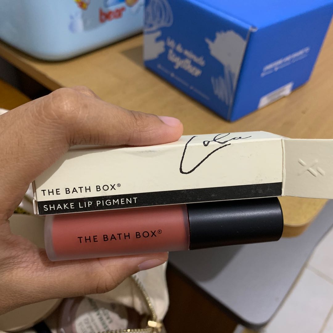 The bath box shake lip pigment, Kesehatan & Kecantikan, Rias Wajah di ...