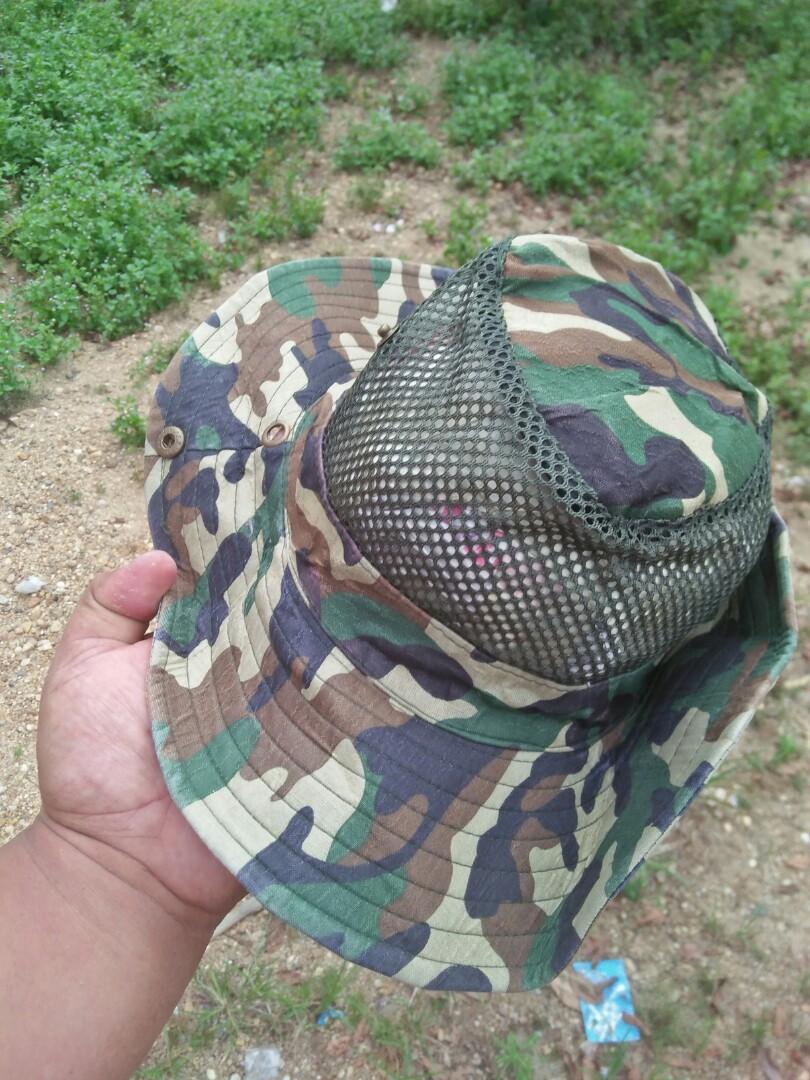 Topi kebun, Men's Fashion, Watches & Accessories, Cap & Hats on Carousell