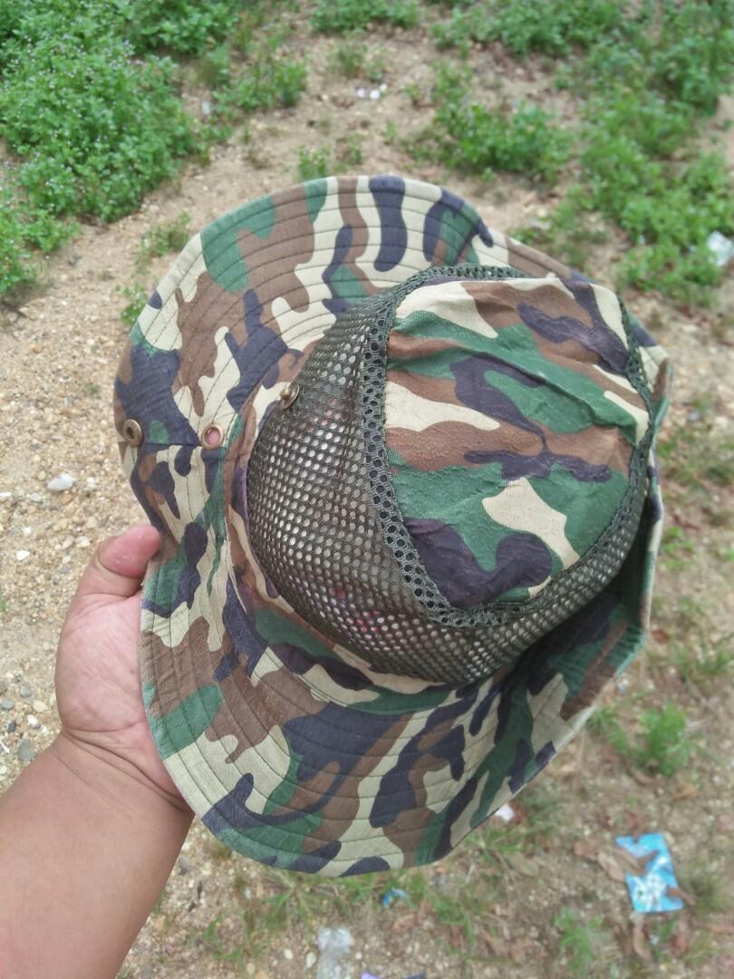 Topi kebun, Men's Fashion, Watches & Accessories, Cap & Hats on Carousell