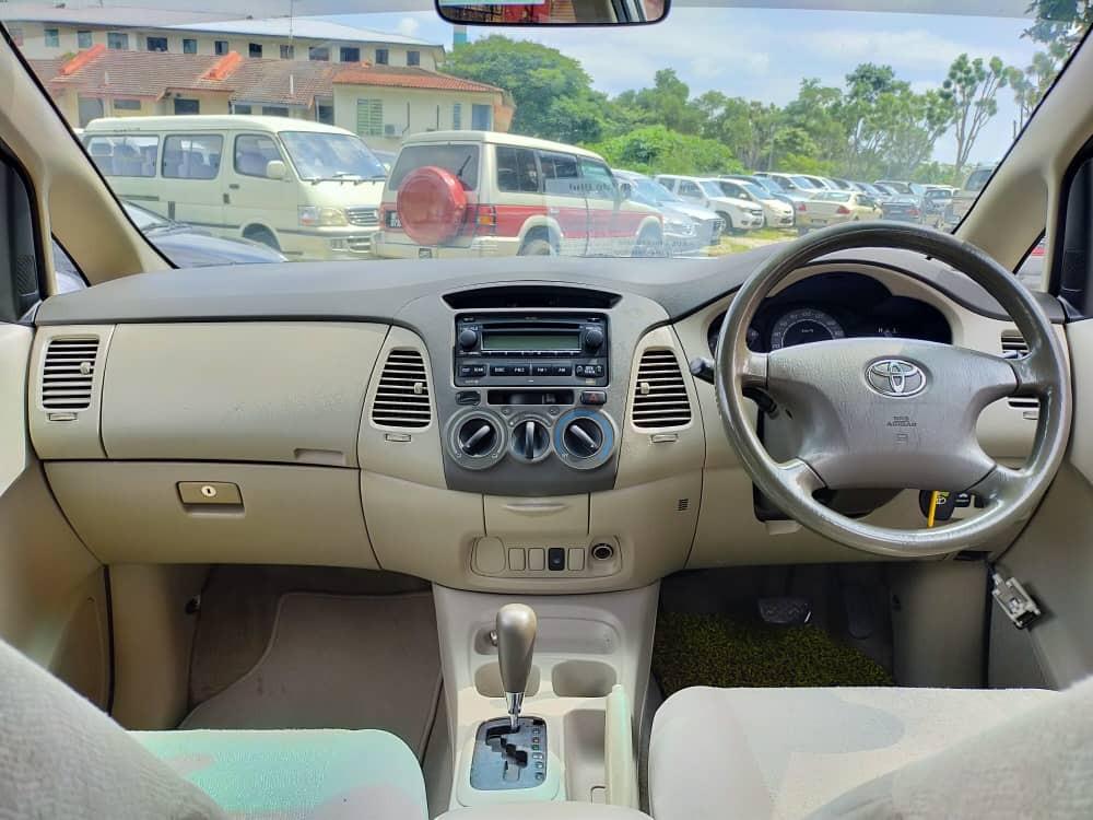 TOYOTA INNOVA 2.0AT E SPEC, Cars, Cars for Sale on Carousell