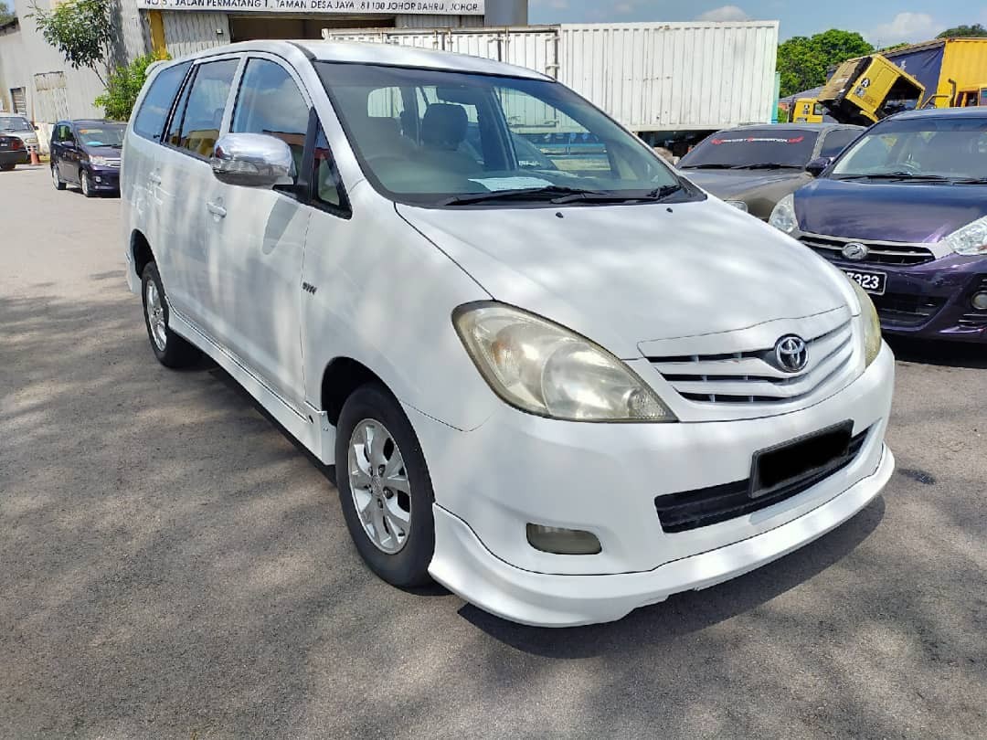 TOYOTA INNOVA 2.0AT E SPEC, Cars, Cars for Sale on Carousell