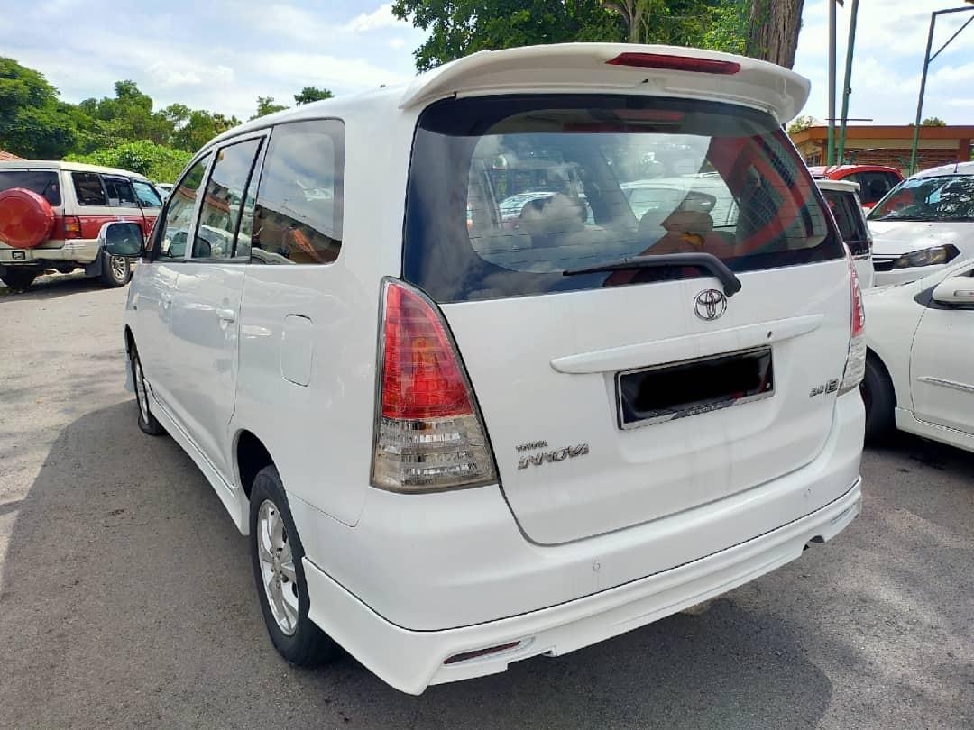 TOYOTA INNOVA 2.0AT E SPEC, Cars, Cars for Sale on Carousell