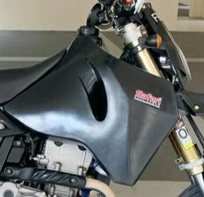 Drz400sm 17l litres Safari Tank, Motorcycles, Motorcycle Accessories on ...