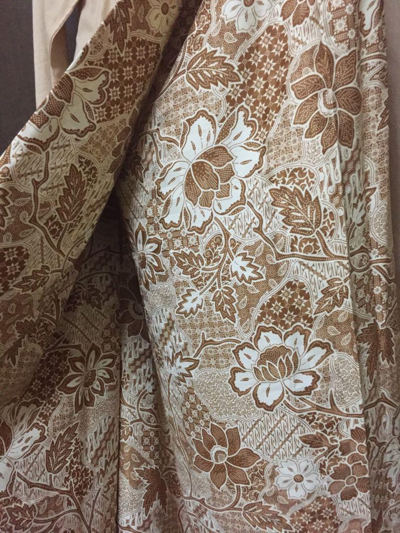 Classic Kebaya With Selendang, Women's Fashion, Muslimah Fashion, Baju ...