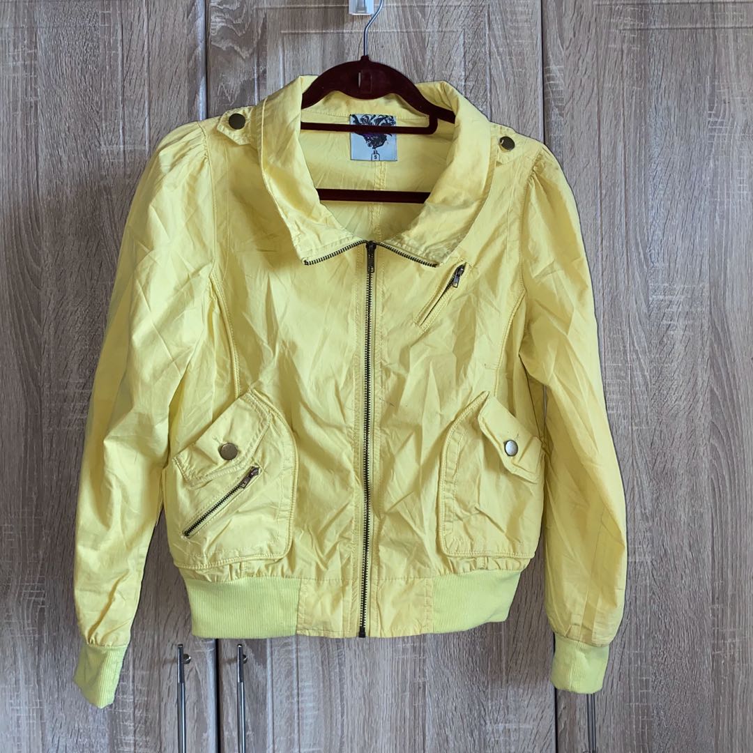 Solo yellow green jacket, Women's Fashion, Coats, Jackets and Outerwear ...