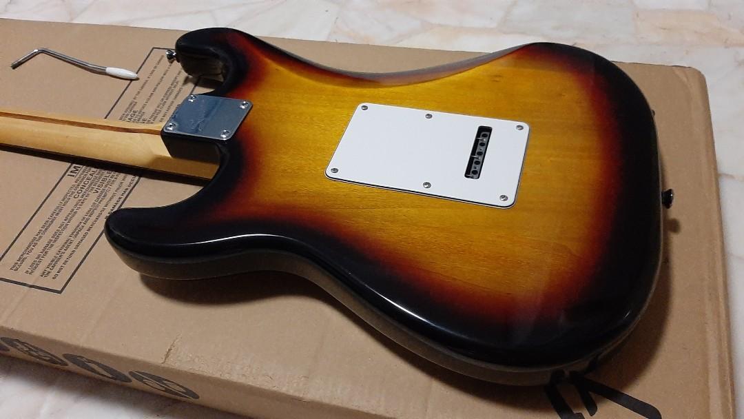 Squier Vintage Modified 70s Stratocaster (USED), Hobbies & Toys, Music ...