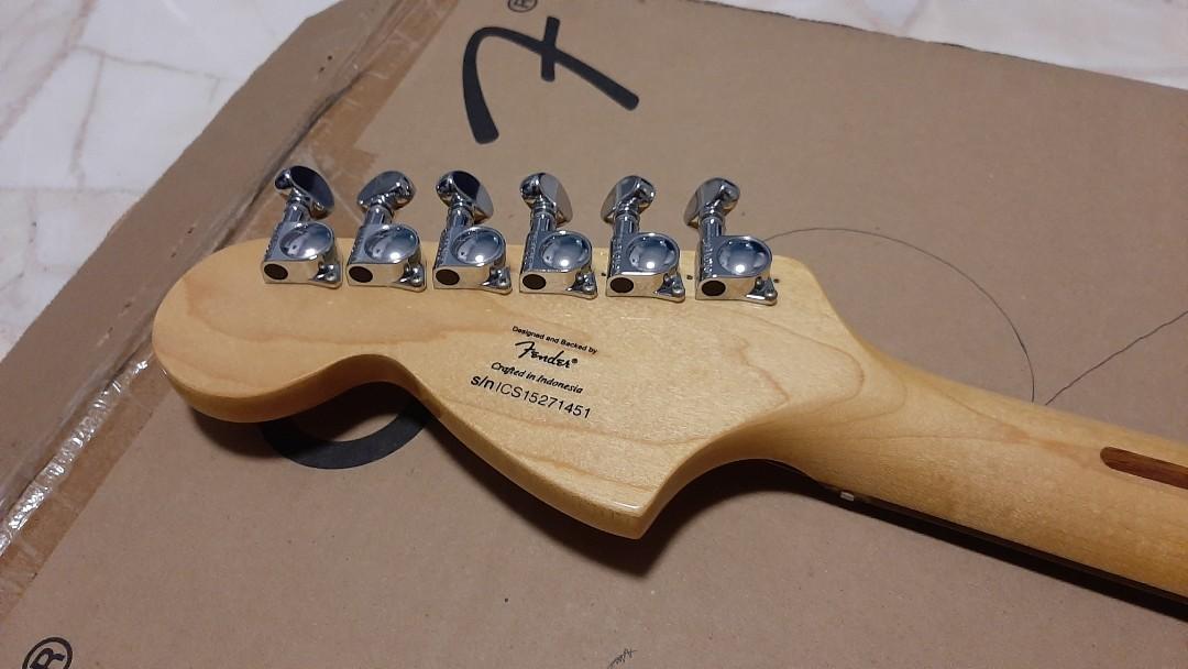 Squier Vintage Modified 70s Stratocaster (USED), Hobbies & Toys, Music ...