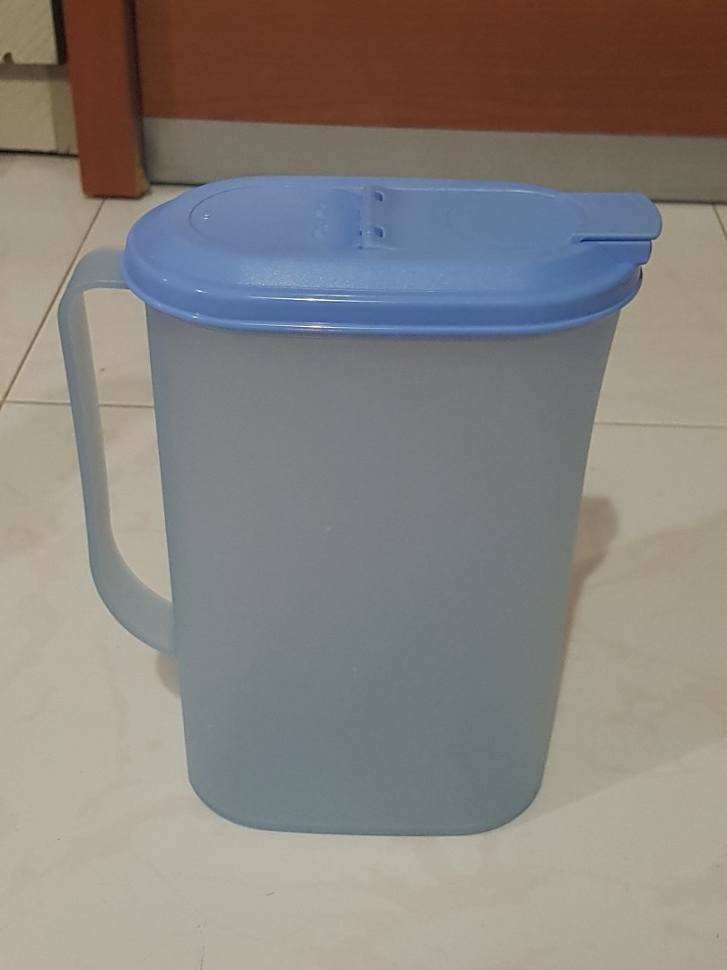 Tupperware (Handy Jug), Furniture & Home Living, Kitchenware ...