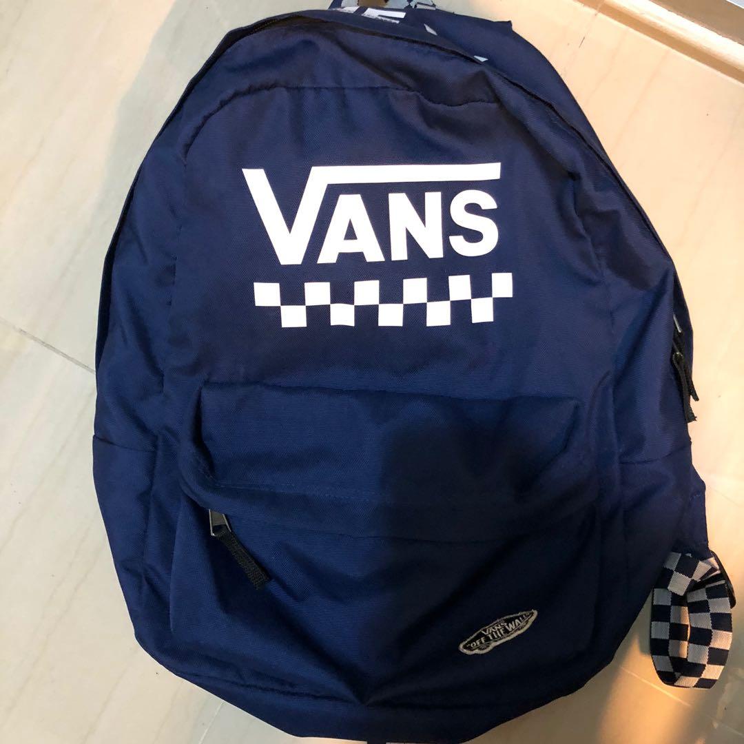 Vans navy Backpack 書包 90%new 可議 購自logon, 男裝, 袋, 背包 - Carousell