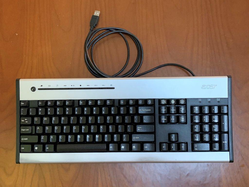 Wired Full Size Keyboard, Computers & Tech, Parts & Accessories, Computer Keyboard on Carousell